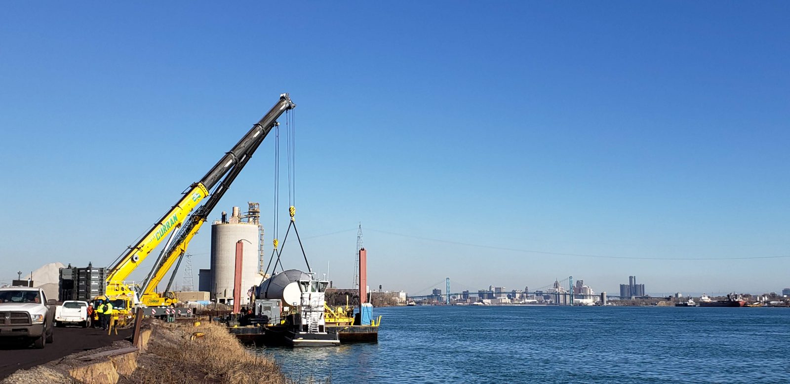 JJ Curran's Impressive Grove GMK tandem lift at Detroit docks
